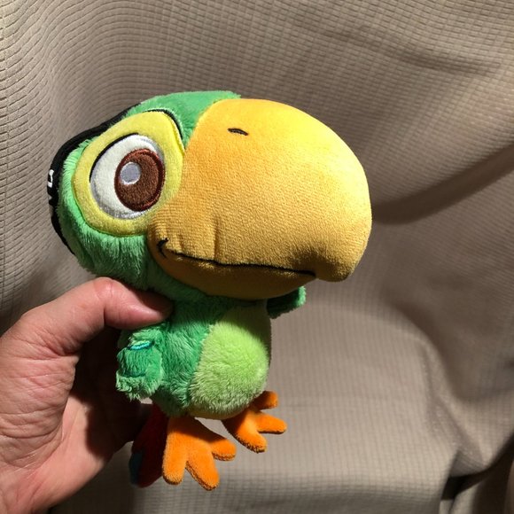 Disney | Toys | Disney Skully Parrot Plush 6 Jake Neverland Bird Green ...